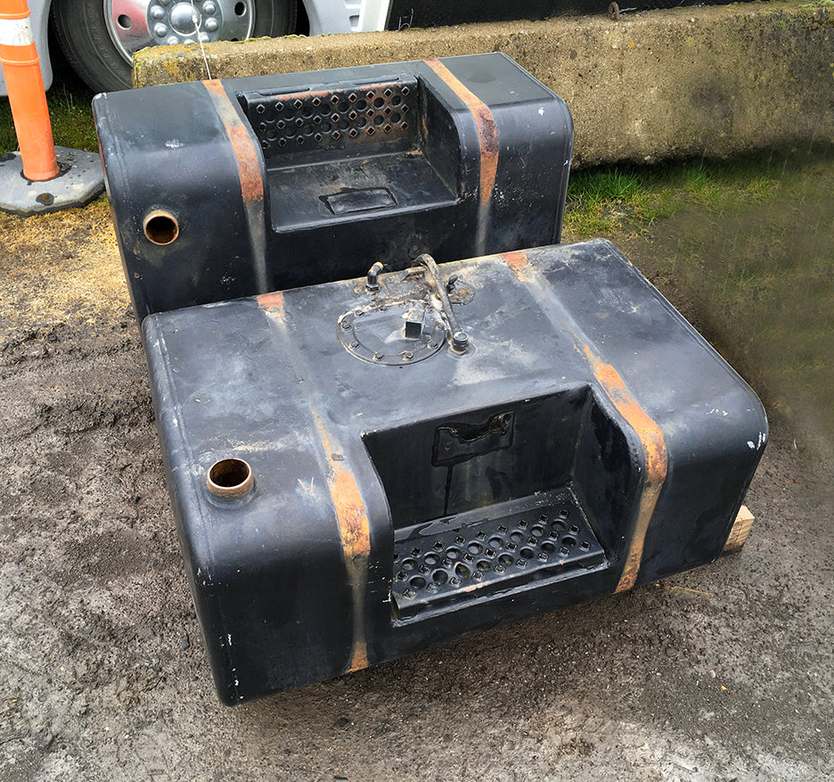 2x (Left & Right) Briskin Mfg. Co. 50-Gallon Step Fuel Tanks ...